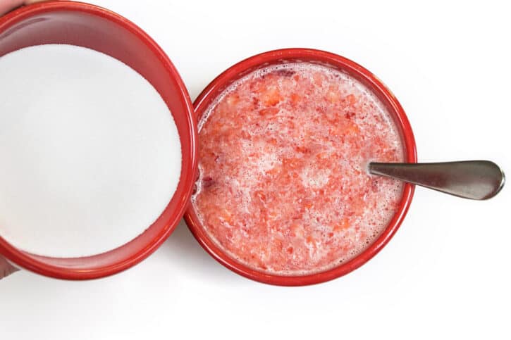 EASY Strawberry Lemonade (Homemade) - Tamara Ray