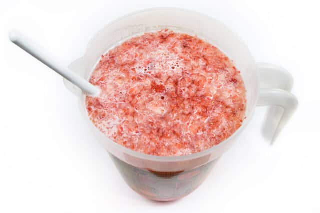 EASY Strawberry Lemonade (Homemade) - Tamara Ray